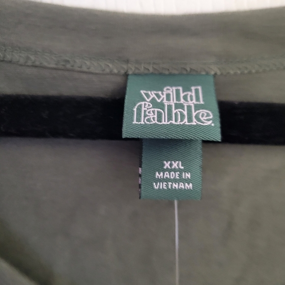 wild fable | Tops | Nwt Dark Green V Neck Cropped Tshirt Wild ...